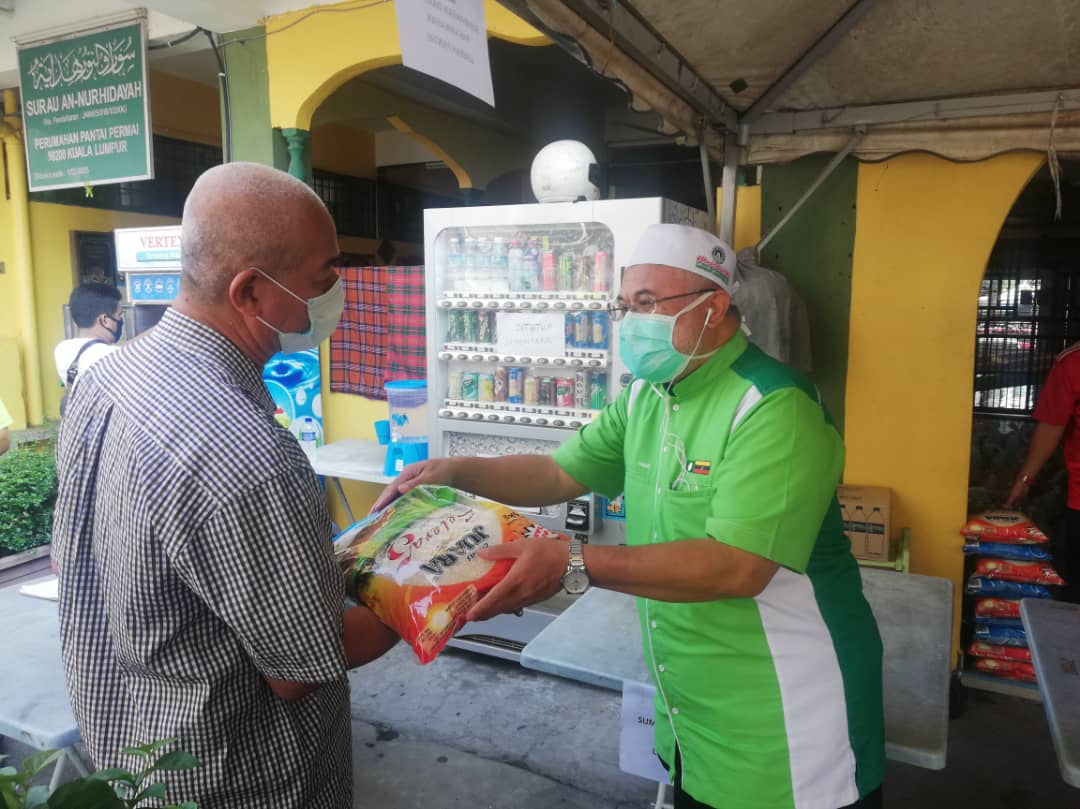 PAS Kawasan Lembah Pantai Agih Bantuan Kebajikan - Berita Parti Islam ... PAS Kawasan Lembah Pantai Agih Bantuan Kebajikan - Berita Parti Islam ...