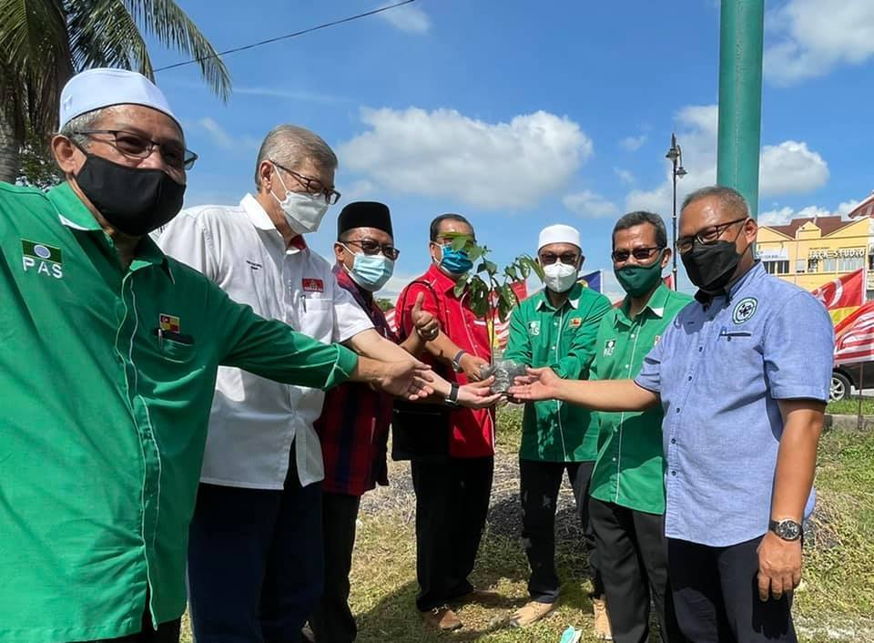 PAS, UMNO, Bersatu & Gerakan senada dalam GENGGAM SELANGOR di Klang ... PAS, UMNO, Bersatu & Gerakan senada dalam GENGGAM SELANGOR di Klang ...